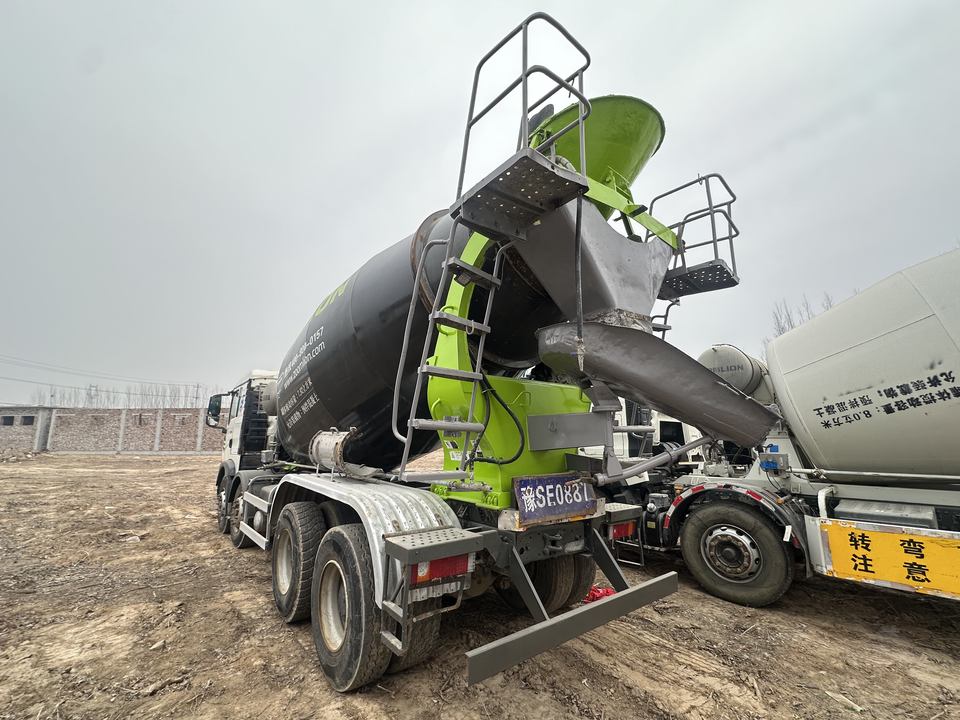 Howo Concrete Mixer Truck 12 Cubic Meters, German MAN Engine 8x4 and ...