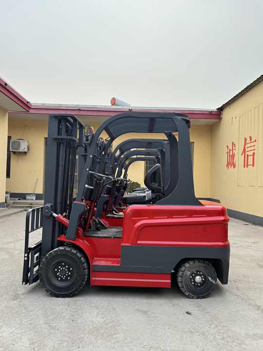 Small All Terrain Electric Forklift 2 Ton 2.5 Ton 3 Ton Wheel Versatile Electric Lift Vehicles ...
