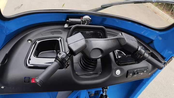 Wholesale Wide Space Tuktuk Bajaj Taxi Electric Tricycle with 6 Seats ...