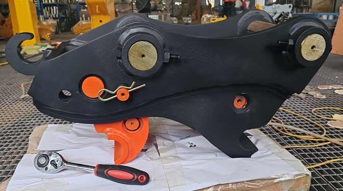 Quick Hitch JCB 3CX Manual Pins Grabber Coupler - Video Inspection