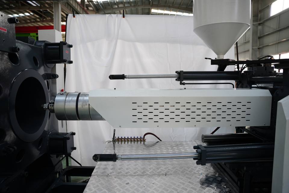 Plastic Injection Machine Greenst IJT-SV1250SD140 - 1250T Automatic ...