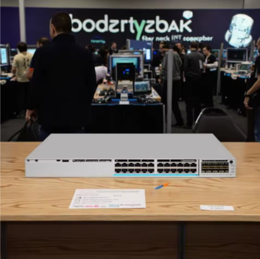 C9300-24P-E Network Ethernet Switches 24 Ports Switch C9300-24P-E Poe ...