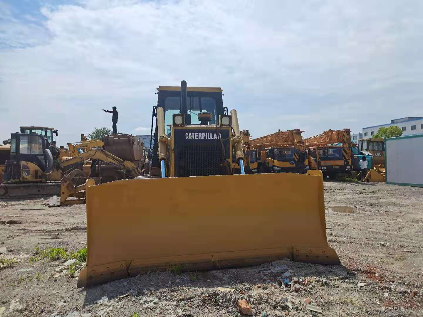 Caterpillar D9 for Sale - Reliable Bulldozers at Low Prices