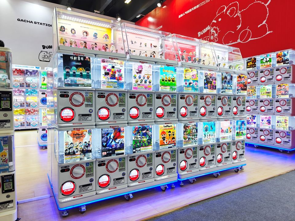 New Japan Gachapon Machine Factory Price - Capsule Toys