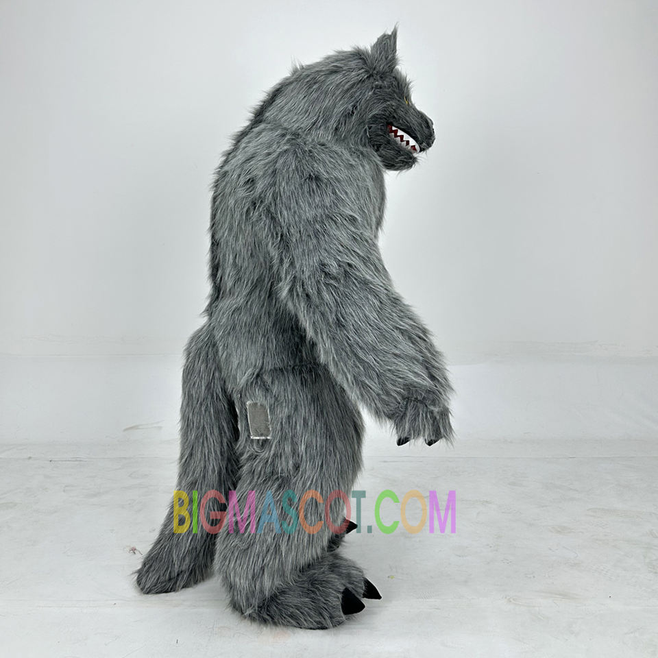 Custom Cosplay Halloween - Realistic Furry Wolf Suit