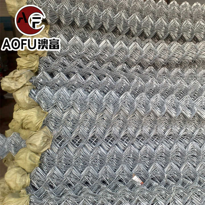 Hot Dip Galvanized Roll Cyclone Steel Wire Diamond Mesh Farm Barbed ...