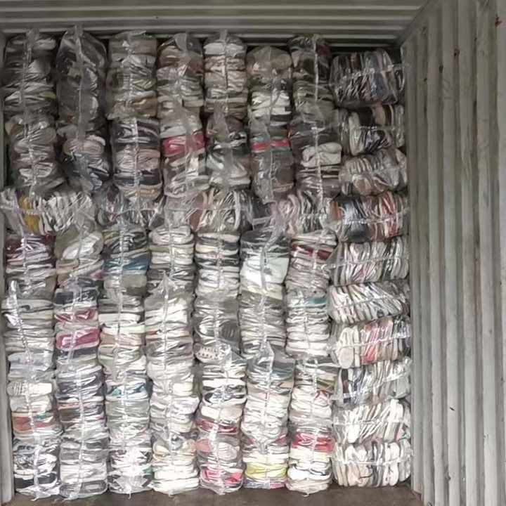 Factory wholesale bulk used clothes and shoes used sneaker bales ...