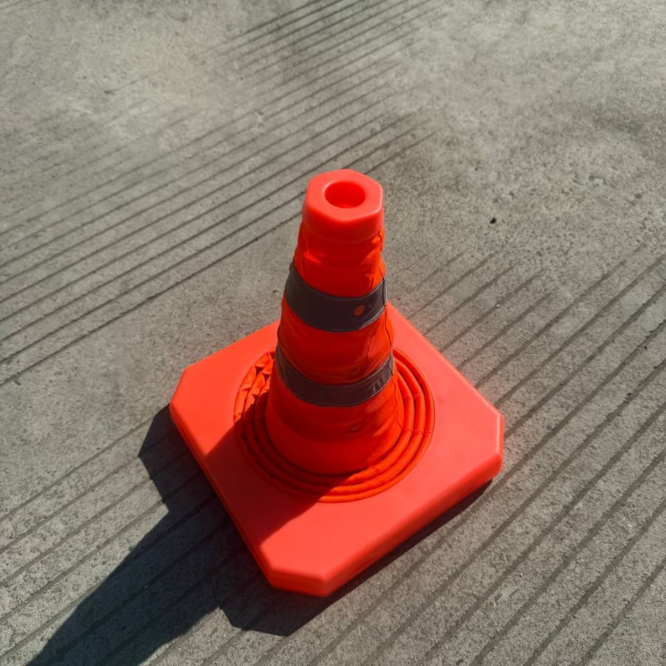 Reflective LED Flashing Cone Warning Road Retractable Safety Cone ...