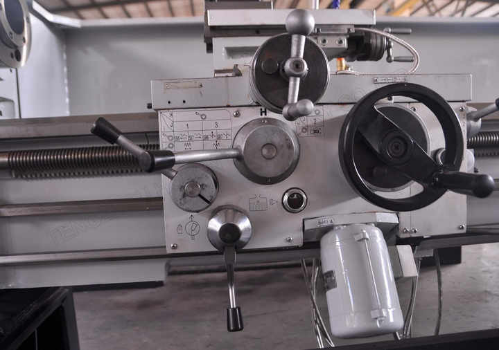 Horizontal Manual Lathe CD6240C Manual Lathe Mill Combo 51mm Bore High ...