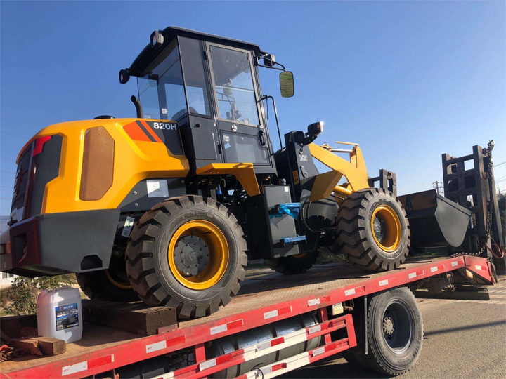 820H 4x4 Drive Wheel Loader Earthmoving Machinery 81KW Wheel Loader 2T ...