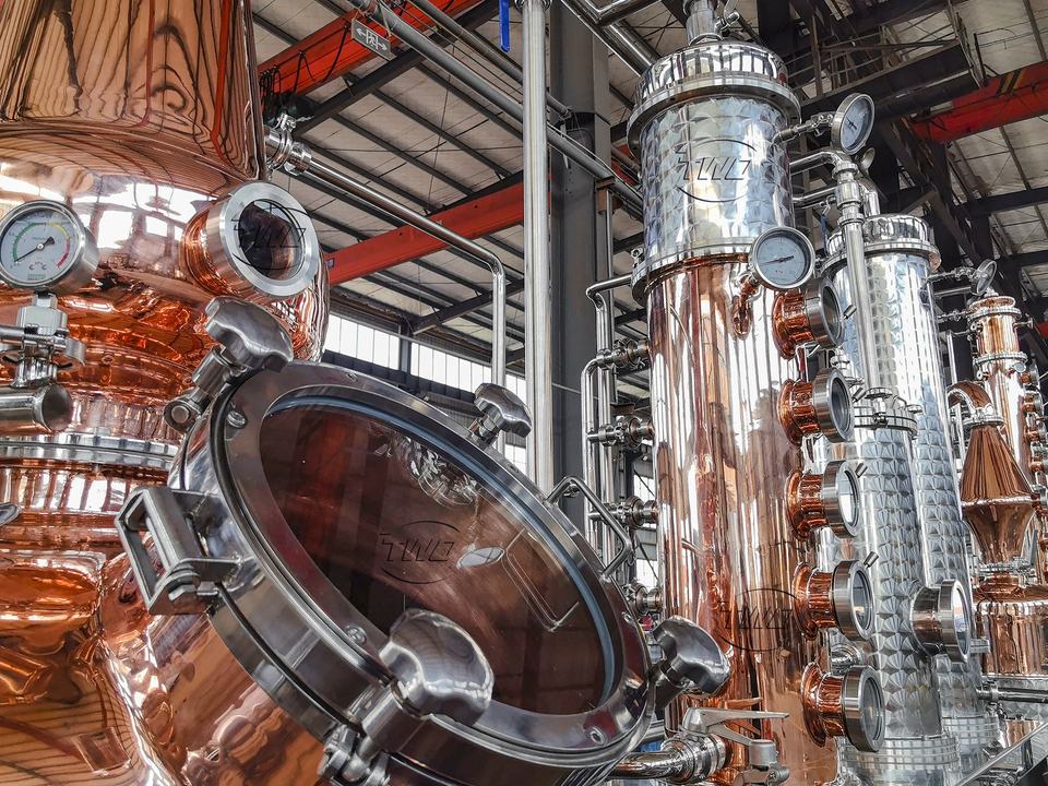 2025 New Alcohol Distiller 550L Spirits Distillation SS Glass Column ...