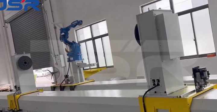 Automated Positioner with Industrial Manipulator Yaskawa Welding Robot ...