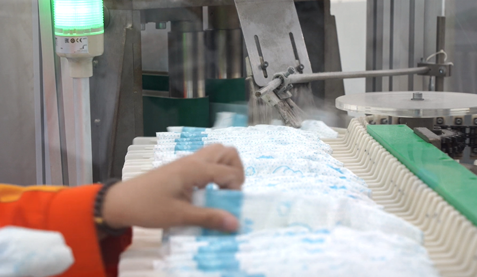 WELLDONE Full Automatic Baby Diaper Manufacturing Machine