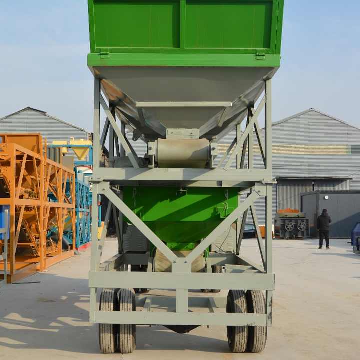 Mobile Concrete Batching Plant with Core Components Motor and Engine ...