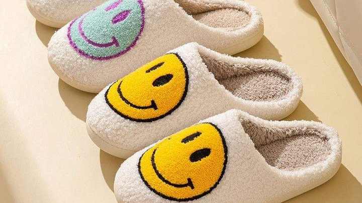 Wholesale Smiley Face Slides Slippers Flip-flops Slippers Home Slippers ...