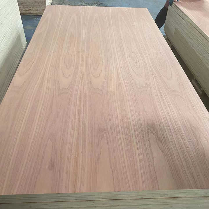 4x8 18mm Red Cedar Commercial Plywood Sheet - Versatile & Durable