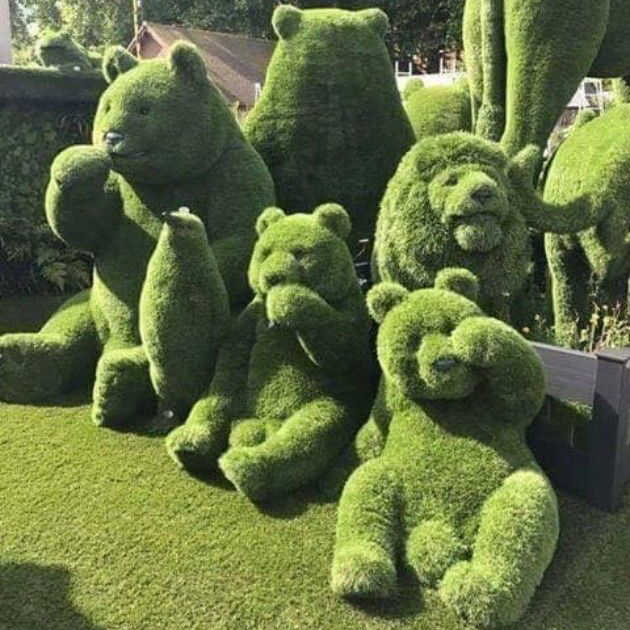 Tropical Animals on Artificial Grass - Durable Outdoor Ornaments