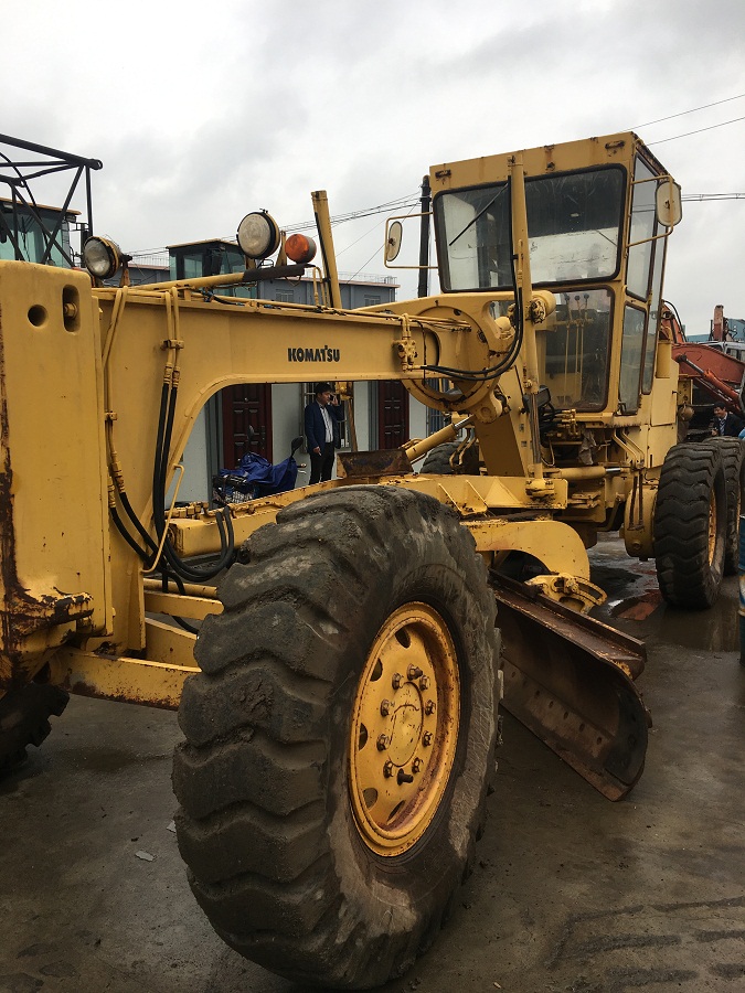 Komatsu Motor Grader GD511A-1 - Berkualitas Tinggi & Tahan Lama