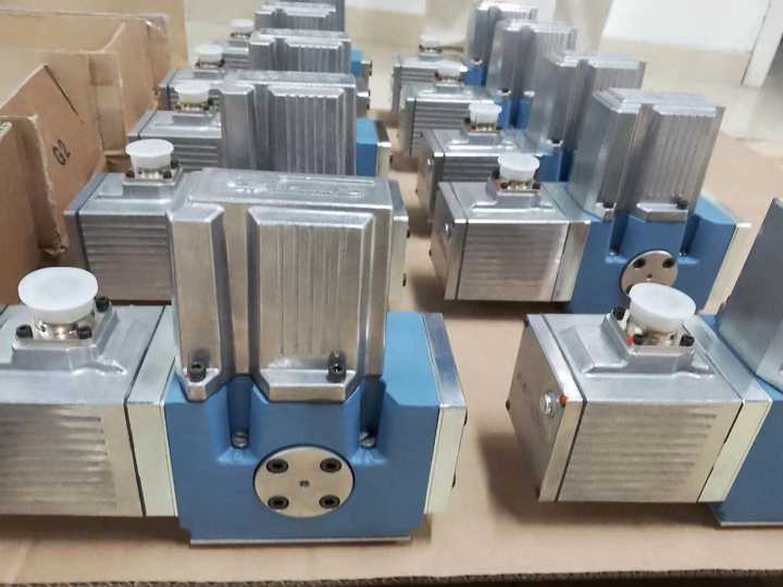 Piston pumps Servo valvevD661-4384C D661-4526C D661-521D-5 D661-4385C ...