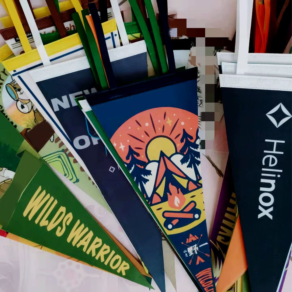 Wholesale Polyester Felt Sports Pennants Custom Logo Printing Vivid ...