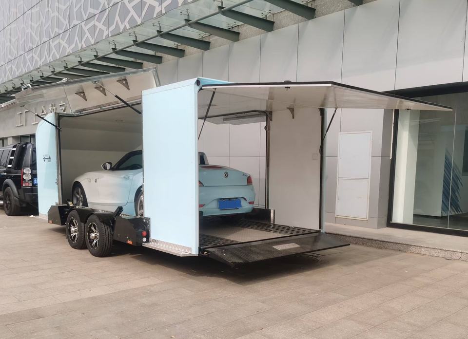 Enclosed Sports Car Transportation Trailer with Hydraulic Lift