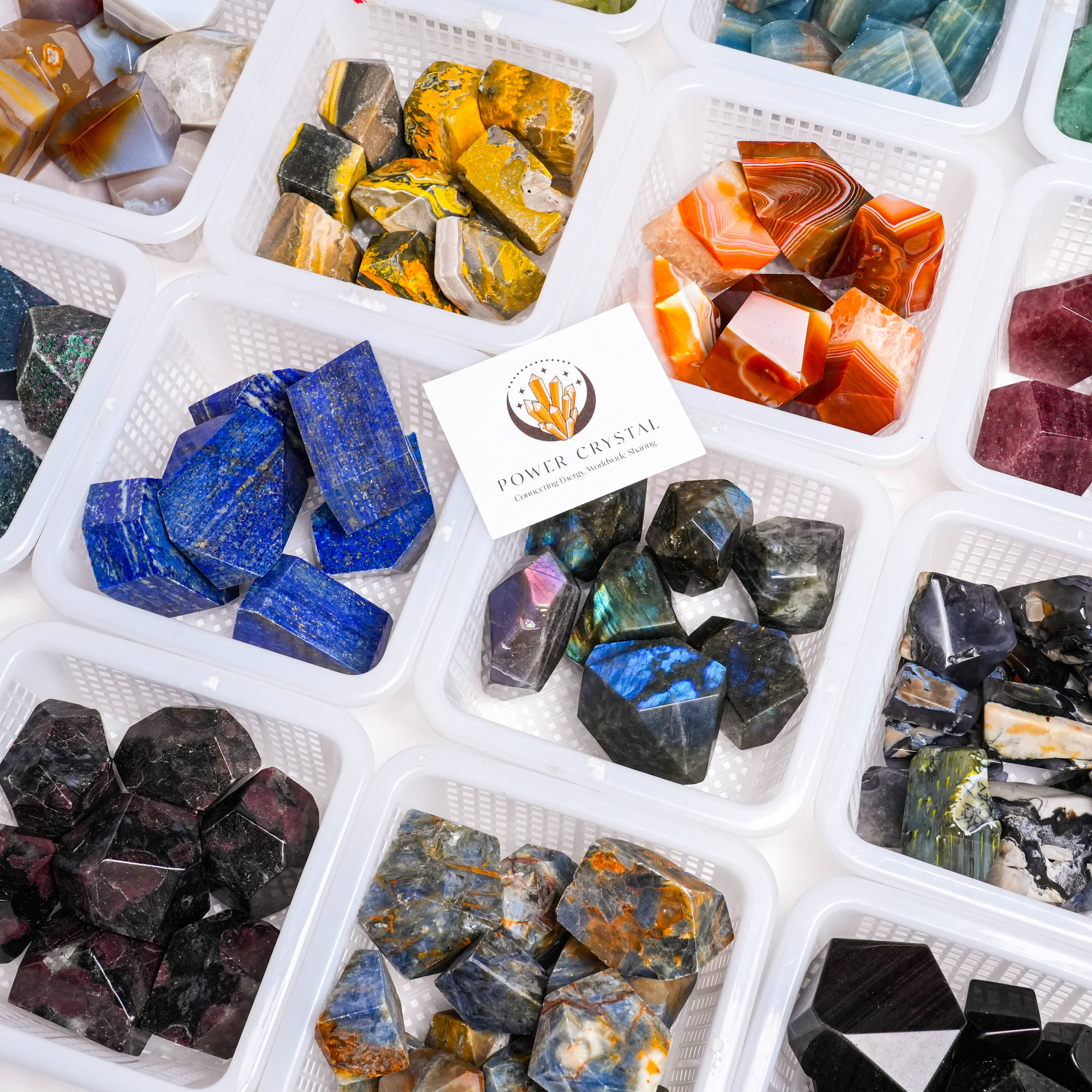 How to Choose the Best Wall Decor Gem Stone for Your Space