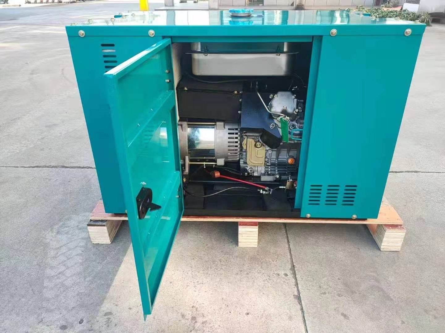 10 12 kVA Silent Generator Set Price