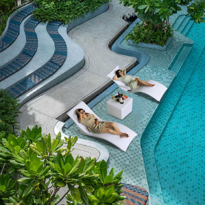 Plastic Chaise Lounge Chair Pool Lounge Chairs for Swimming Pool ...