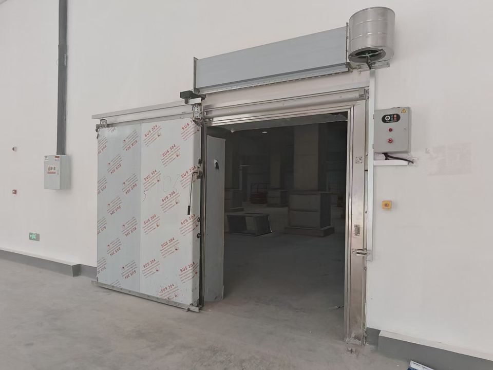 Custom Size and Specification Cold Storage Door Manufacturing Service ...