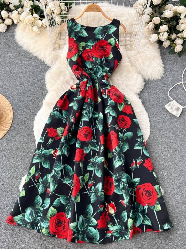 Sleeveless High-Waisted Dress Three-Dimensional Cut Cinched Waist A ...