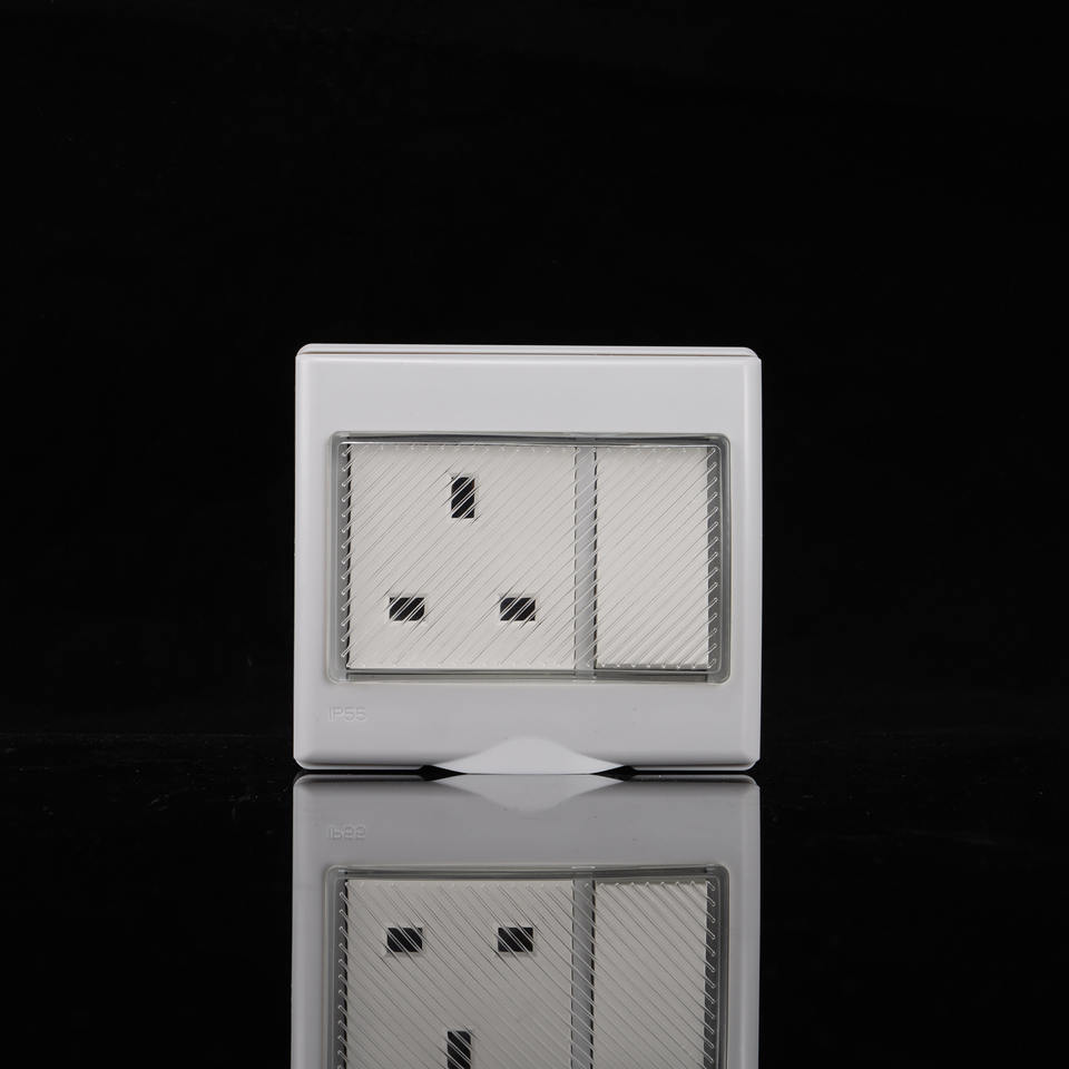 UK IP55 Waterproof Outdoor Power Socket Wall Switch Socket for Garden ...