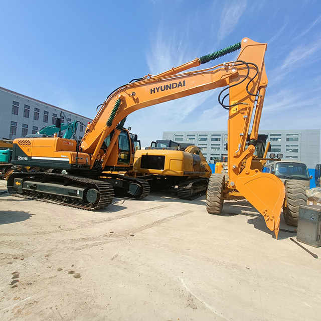 Great Factory Used Original Excavators Diggers Hyundai 225C-9S ...