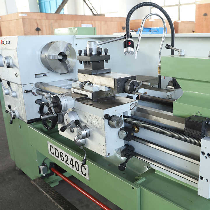Heavy Duty Manual Parallel Screw Cutting Lathe Torno CD6240C for Sale