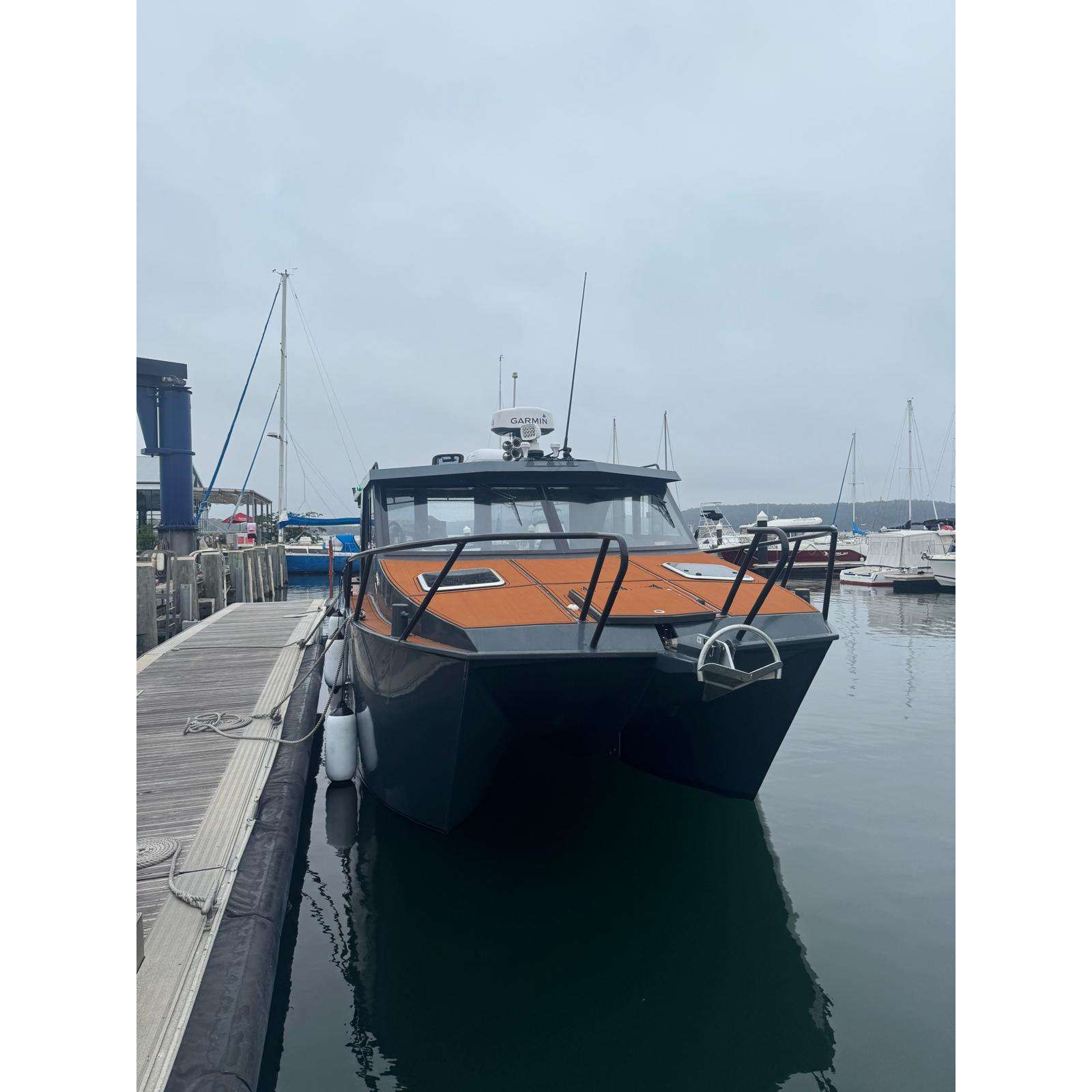10 Meters Aluminium Fishing Boats - Durable & Customizable