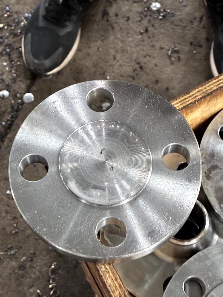 Forged Carbon Steel ASTM A105 Blind Flange FF/RF Class 150/300 & Flange ...