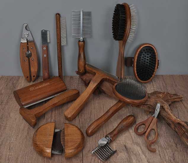 Eco-friendly Wooden Pet Care Kit - High-Quality Grooming Tools
