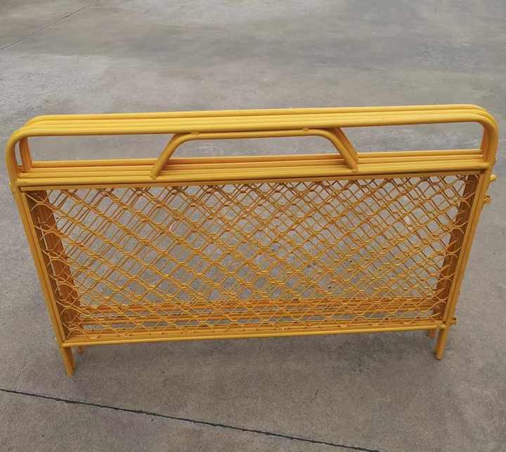 Yellow Steel Manhole Guard Rail for Safety Barrier & Edge Protection