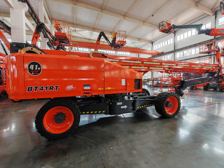 Dingli Aerial Work Platform - 44m Diesel Telescopic Boom Lift for Sale