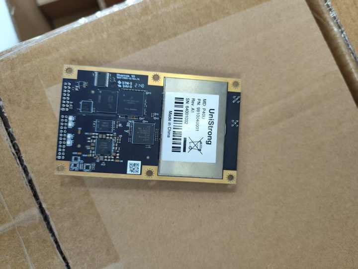 Unistrong P40U GNSS Receiver - High Precision Positioning