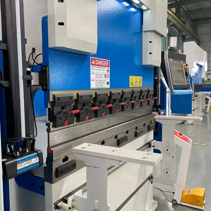 DDM-WE67K 110T /3200mm CNC Press Brake Machine Hydraulic CNC Bending Machine With DA53T Delem ...