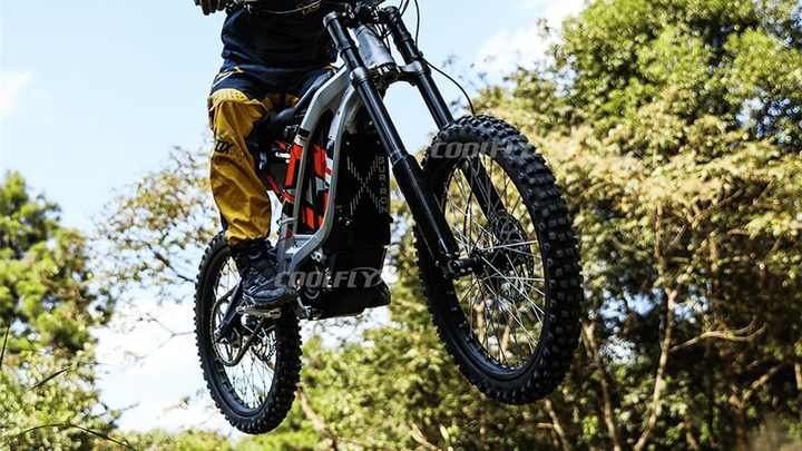 Sur Ron Light Bee X - 6000w Electric Dirt Bike Performance