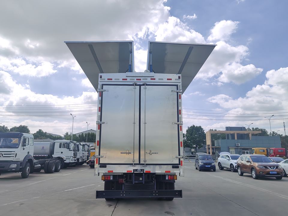 Isuzu Wingspan Box Wing Van Truck Factory Customizable Adjustable ...