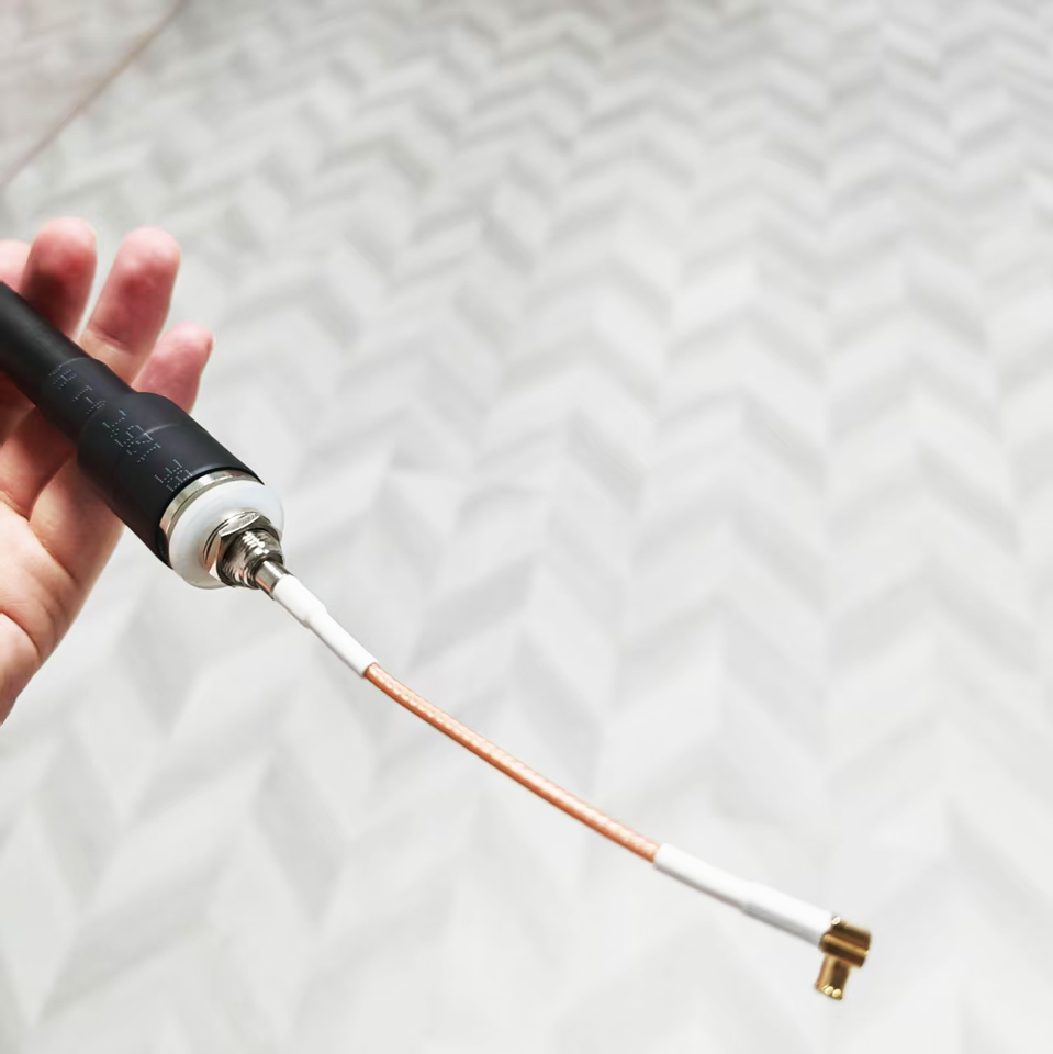 Wavelink Tri-Band Antenna - High-Performance ELT Solutions