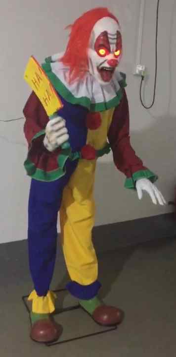 Scare up Halloween Fun with Our Life-Size Animatronic Clown