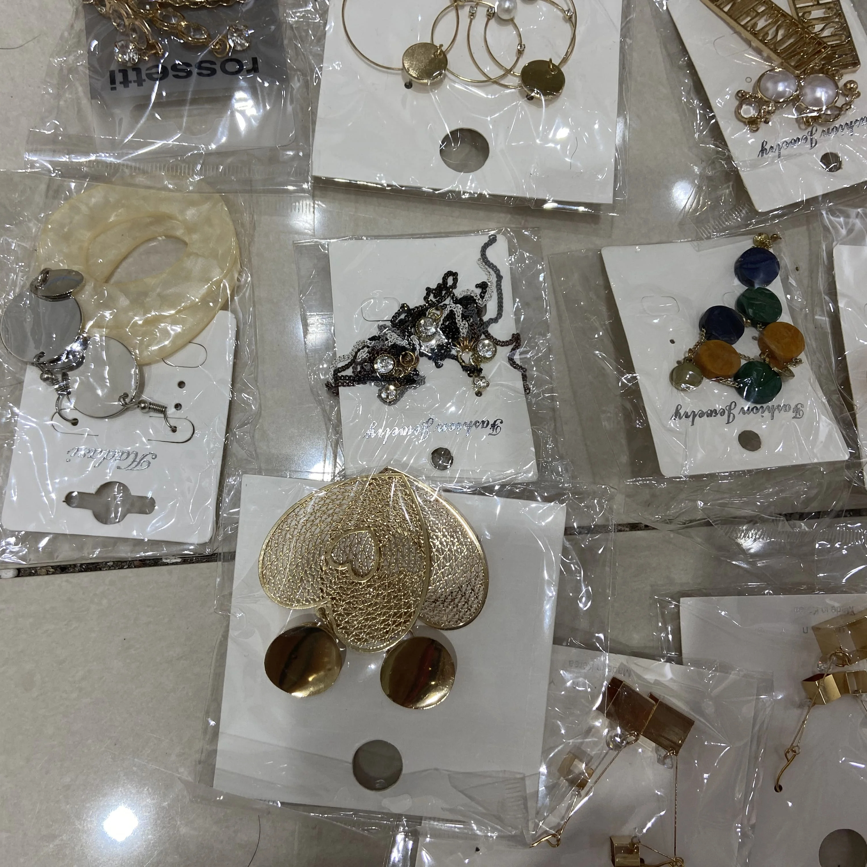 Wholesale dozen pack jewelry store