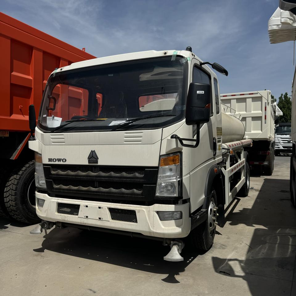 SINOTRUCK Used 42-Gallon Water Tank Truck Euro 2 Emission Manual ...