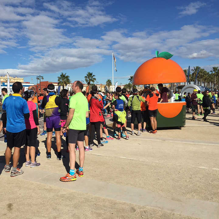 Ball-shaped Portable Juice Bar - Perfect for Outdoor Sales