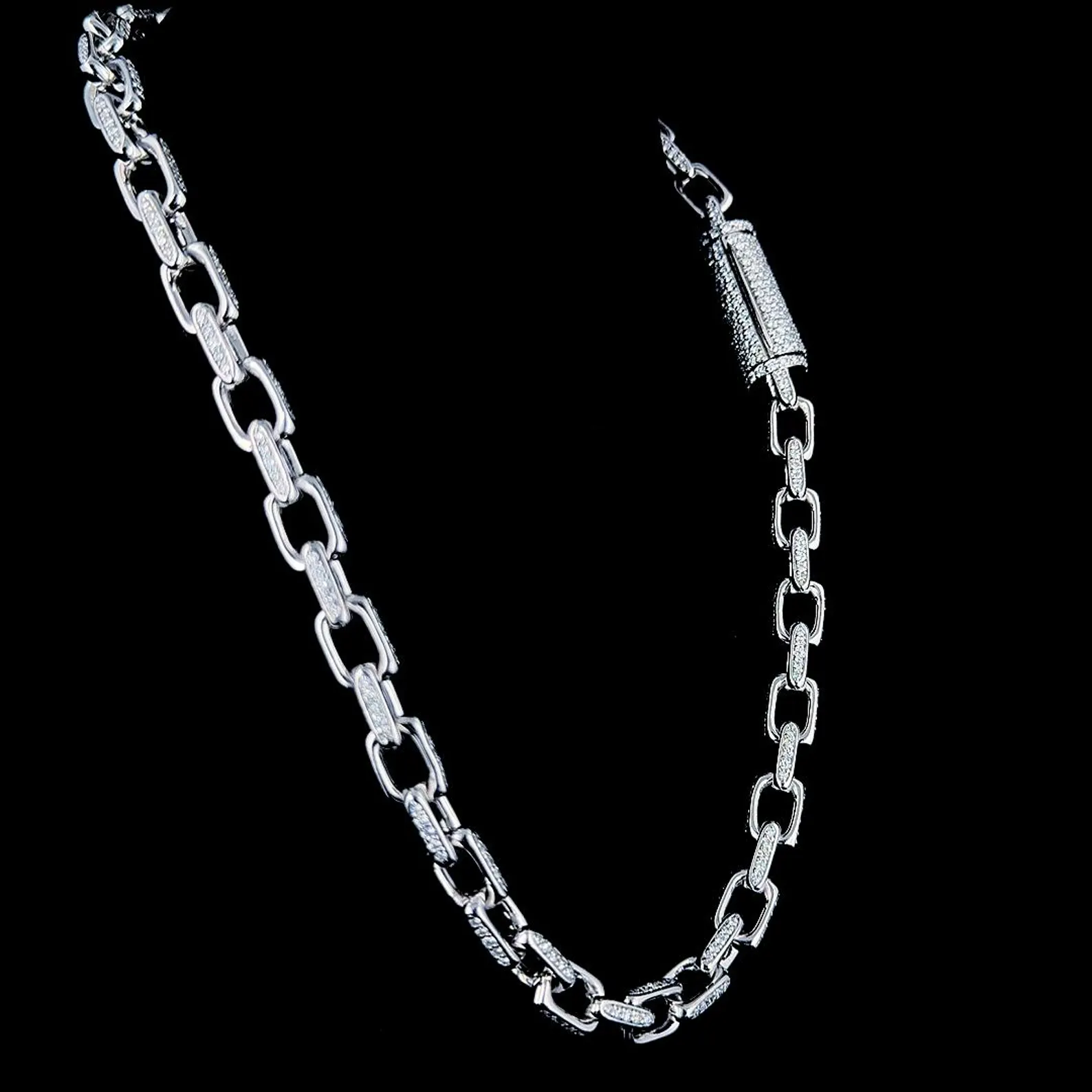 Stylish Designs for Every Occasion: Stunning avira jewel Collection