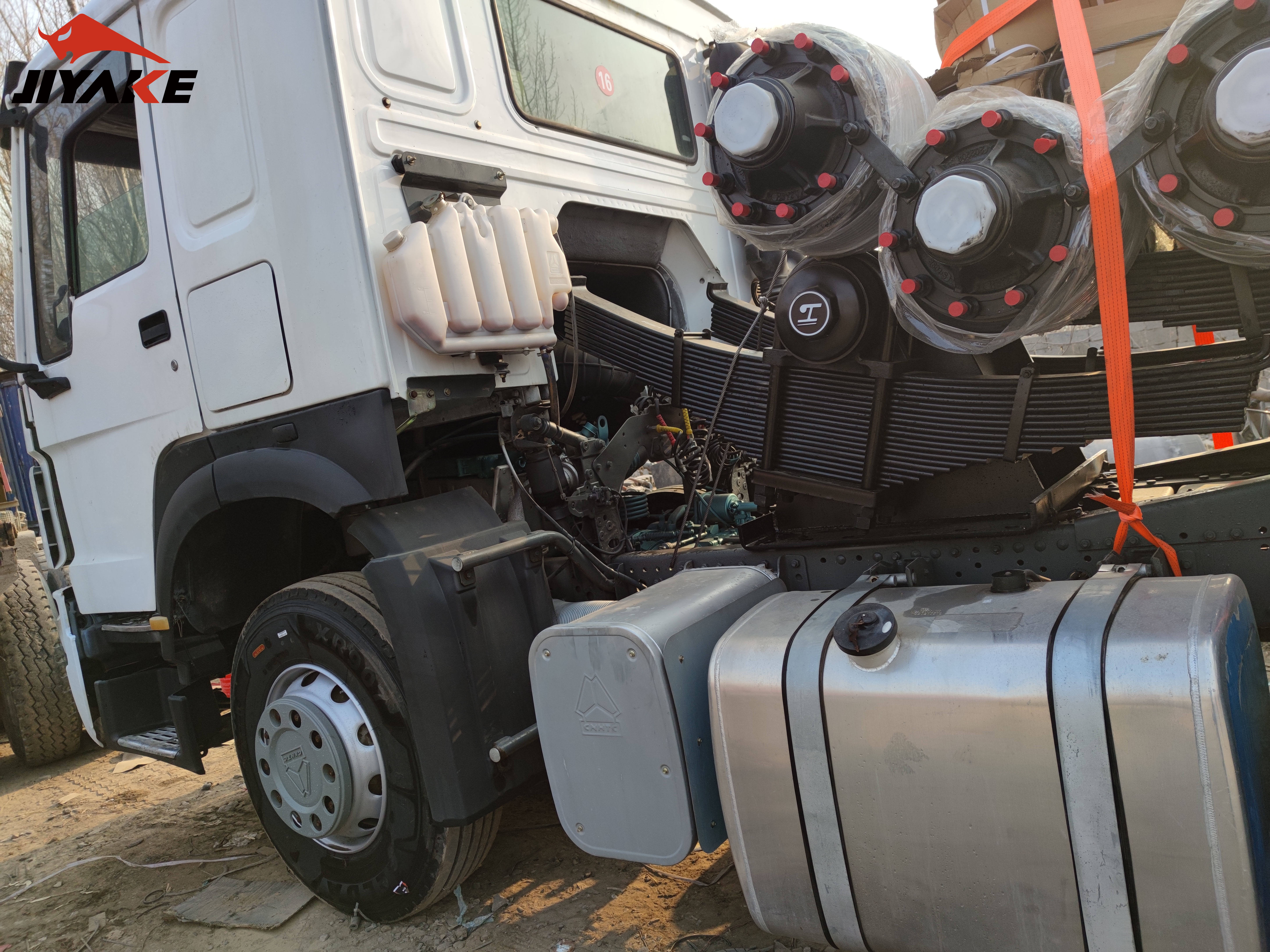 Durable Performance for Heavy-Duty dongfeng semi trailer tractor truck ...