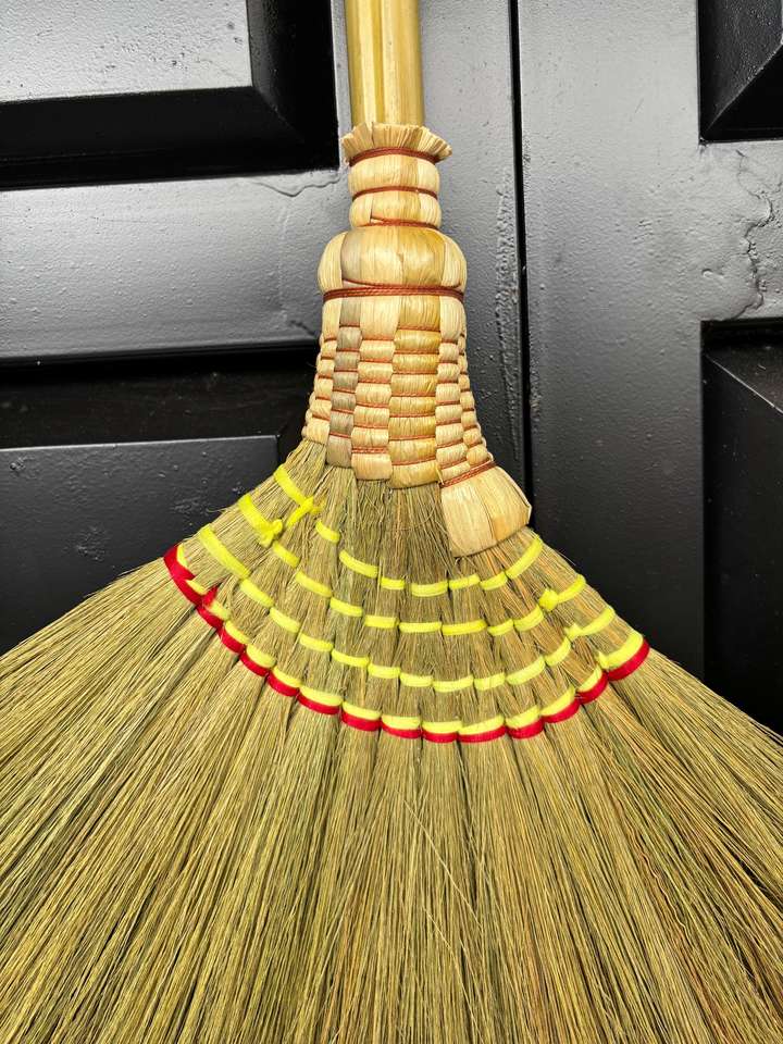 Classic Plastic Wire Handle Coconut Fiber Grass Broom Medium Bristle ...